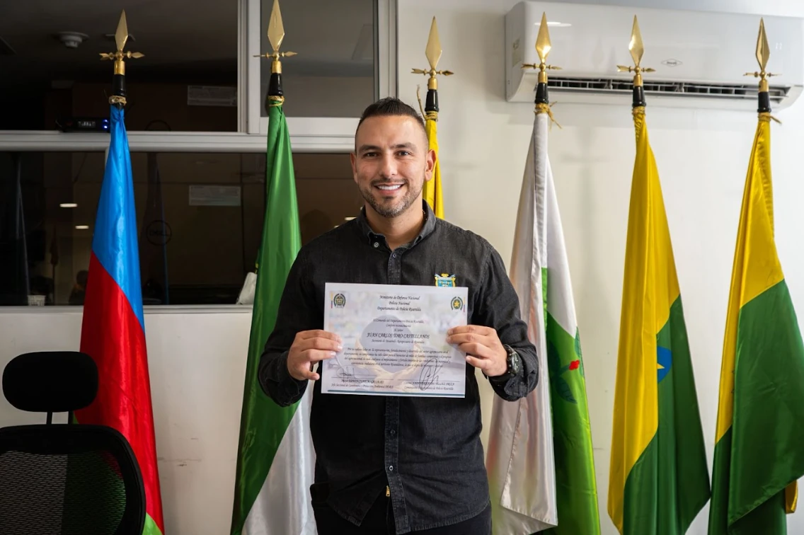 Policía Nacional reconoce labor del secretario Juan Carlos Toro y ...